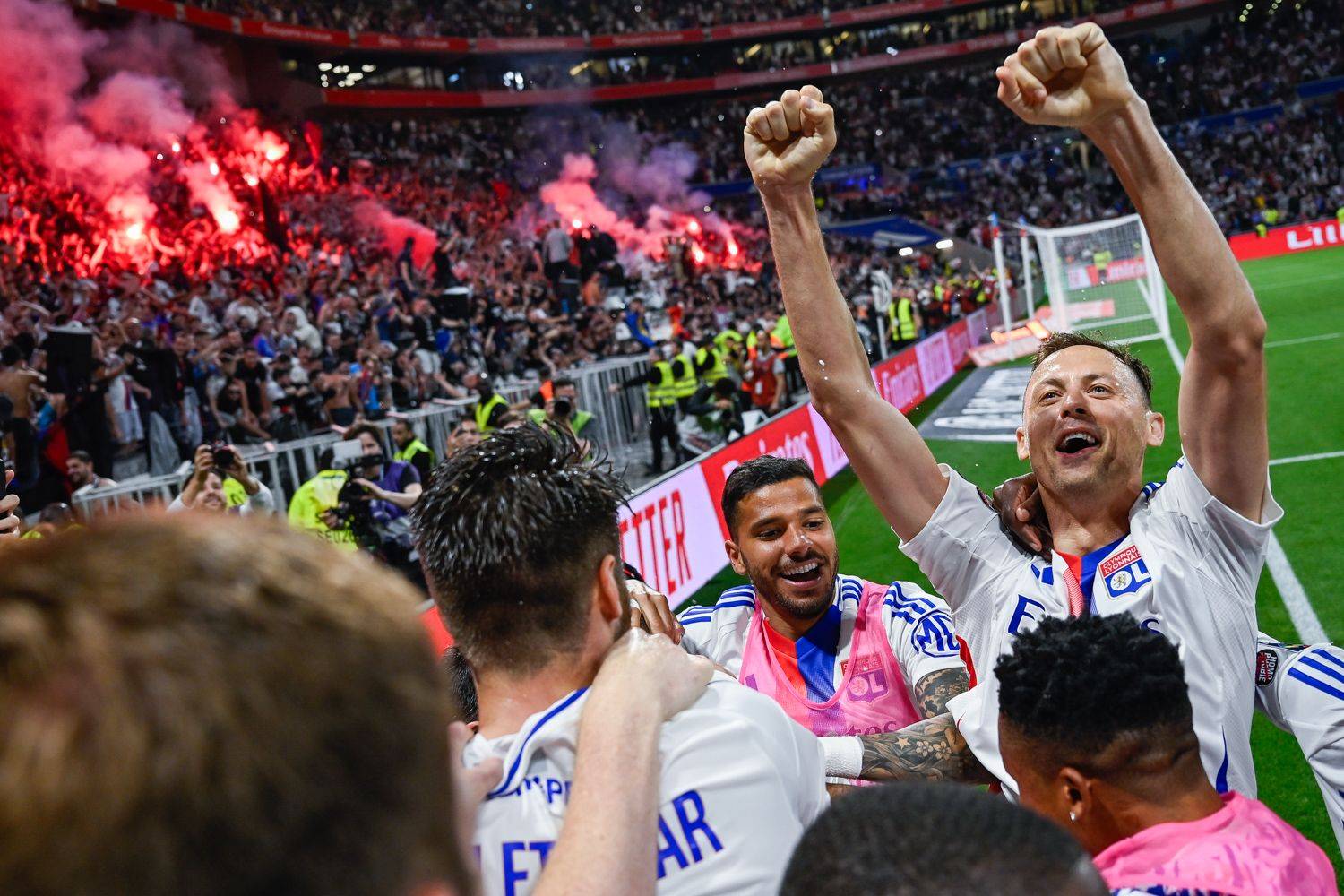 OL - Strasbourg : le résumé vidéo de cette soirée magique