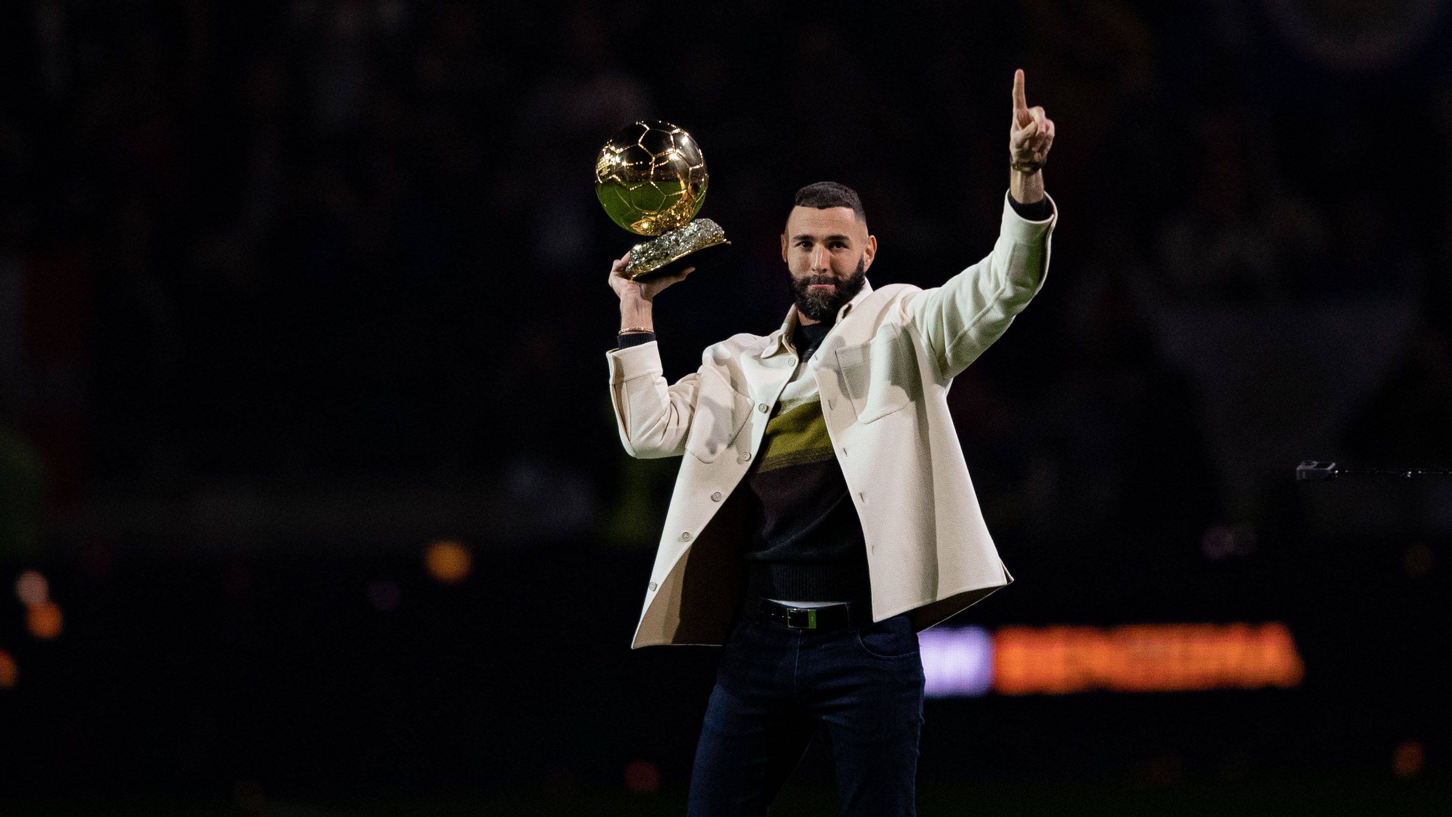 Karim Benzema back home with the Ballon d'Or!
