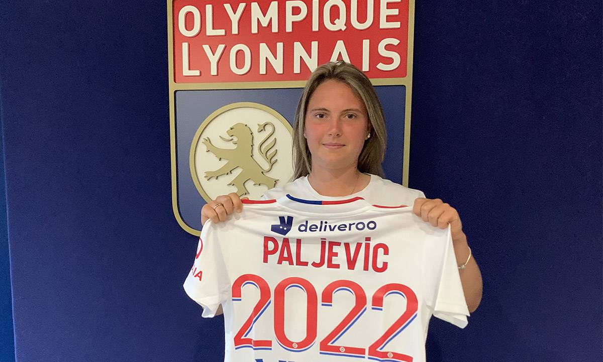First professional contract for goalkeeper Alyssia Paljevic